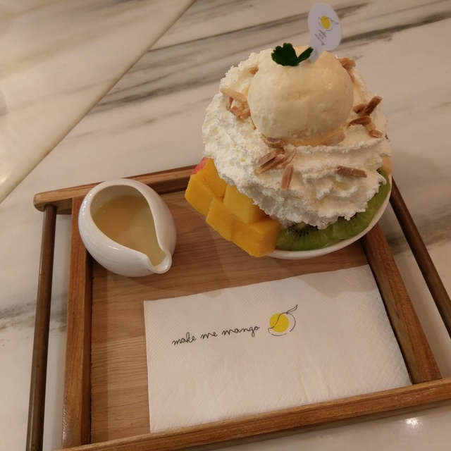 メニュー写真 : Make Me Mango - 王宮周辺/フルーツパーラー | 食べログ