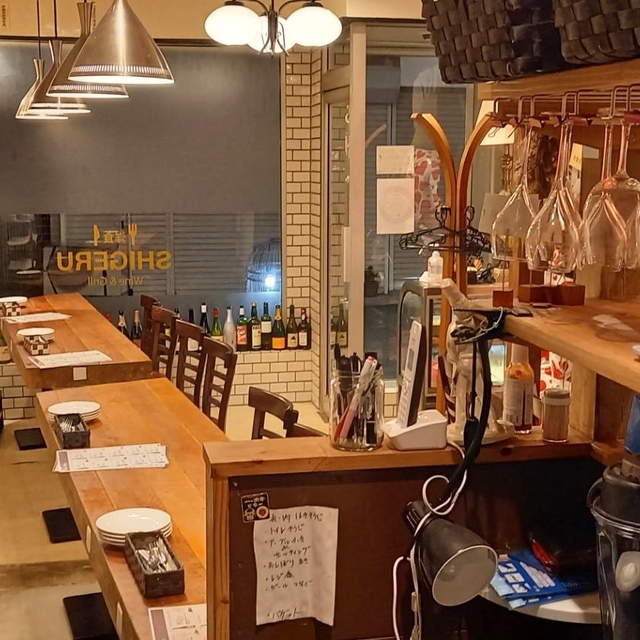 座席 : 洋食 SHIGERU - 淡路/バル | 食べログ