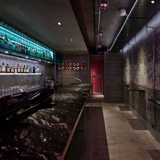 座席 : Bar Redd2 （バー レッドツー） - 六本木/バー | 食べログ