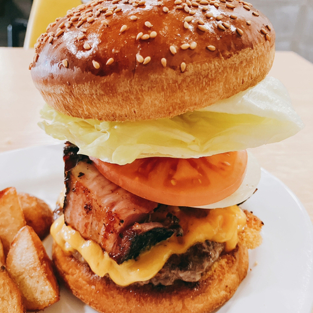 写真 : Overcook Burger Bar - 代田橋/ハンバーガー | 食べログ