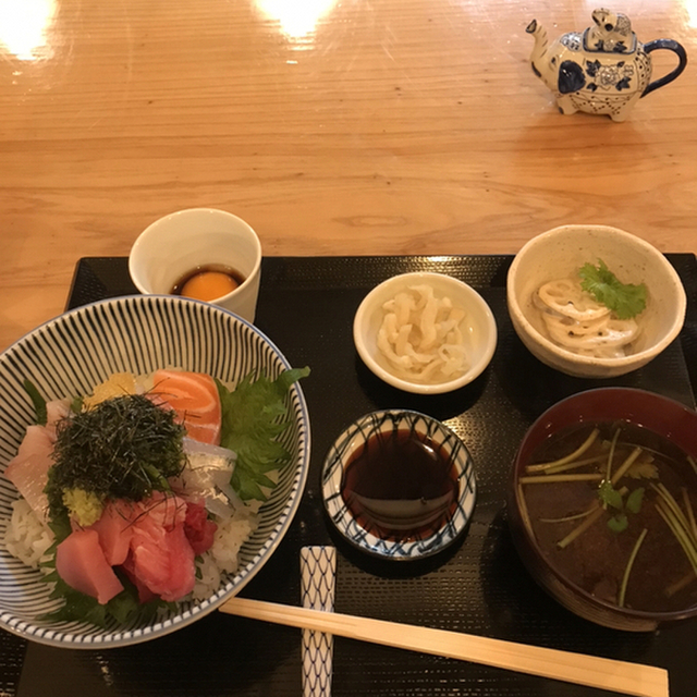 外観写真 : おばんざいHACHI - 国際センター/海鮮 | 食べログ