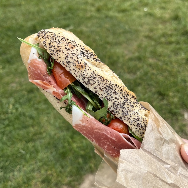 deli by Shell Gouvets Vallee de la Vire A84 - バスノルマンディー地方/惣菜・デリ | 食べログ