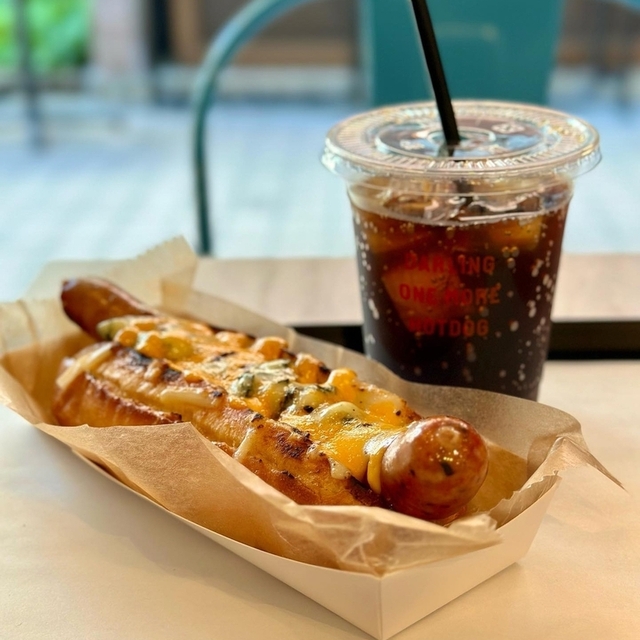 写真 : DARLING ONE MORE HOTDOG （ダーリン ワン モア ホットドッグ） - 表参道/パン | 食べログ