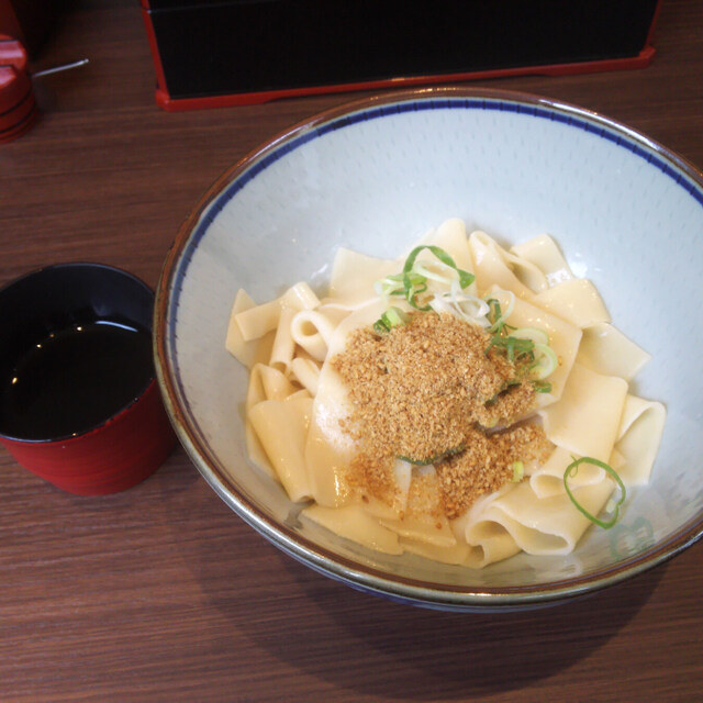 メニュー写真 : 金胡麻木うどん （KIN-GOMAKI UDON） - 水間観音/うどん | 食べログ