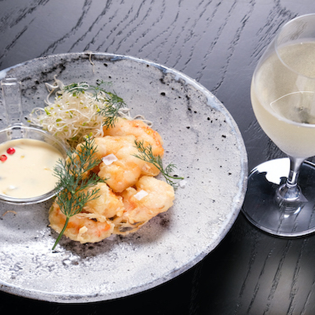 内観写真 : WINE.BAR APiS （ワインバー アピス） - 高槻/ワインバー | 食べログ