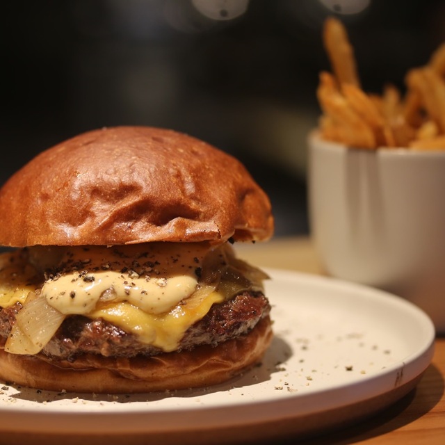 料理メニュー : Gui's Burger by Humans of Wagyu （ギーズバーガー） - 芦屋（阪神）/ハンバーガー | 食べログ