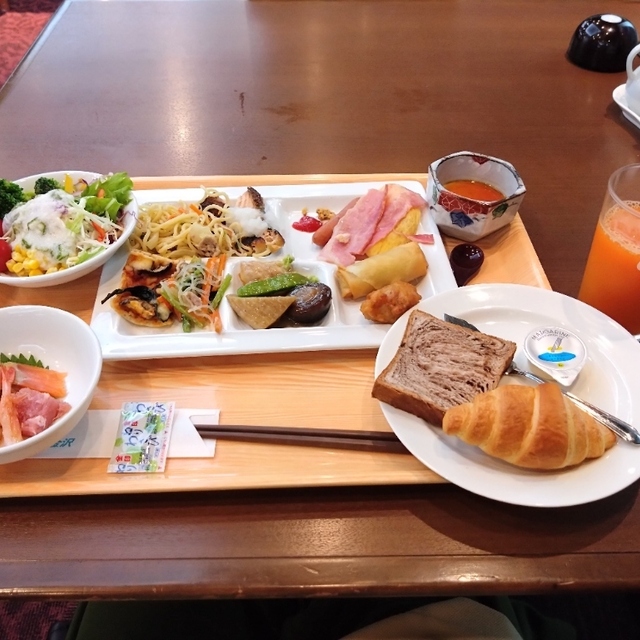 内観写真 : 中国料理 油湯 （ユウタン） - 西金沢/中華料理 | 食べログ