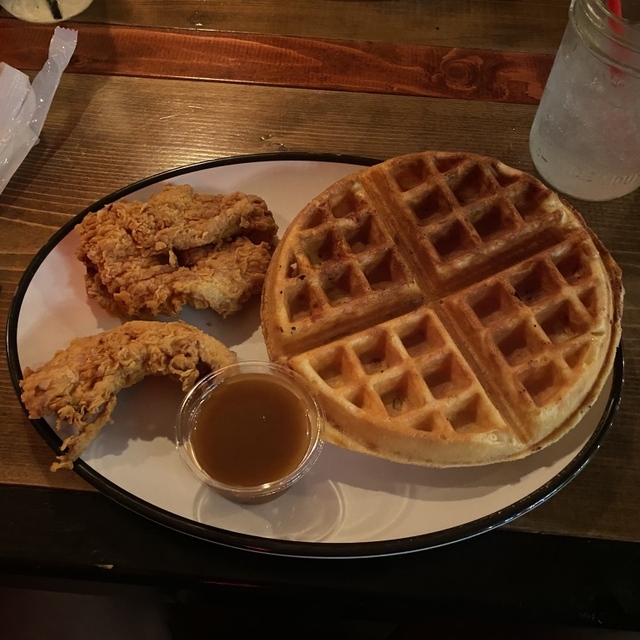 CC's Chicken & Waffles 金武店 （シーシーズ チキン & ワッフルズ） - 金武町/アメリカ料理 | 食べログ
