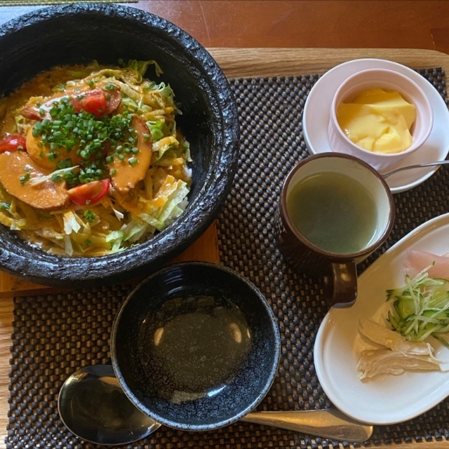 ダイニングカフェ・スローライフ（Dining cafe Slow Life）の口コミや評判、予約方法、喫煙有無や駐車場は？｜アニーお祝い体験マガジン