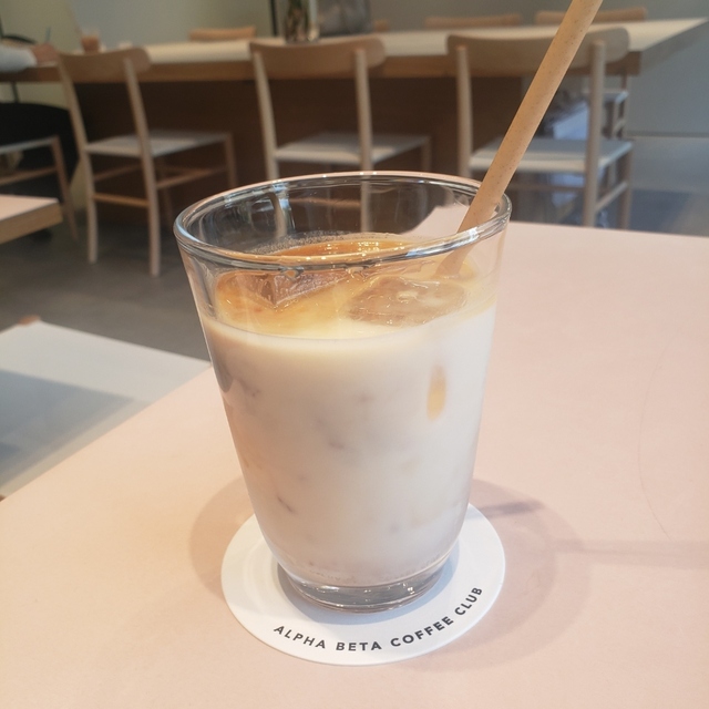 ALPHA BETA COFFEE CLUB 自由ヶ丘コンコード店 （アルファベータコーヒークラブ） - 自由が丘/カフェ | 食べログ
