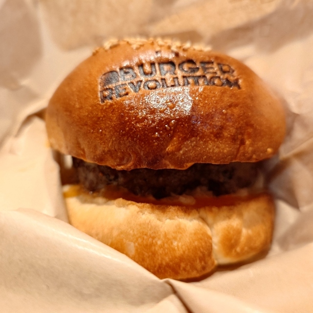 BURGER REVOLUTION Osaka Kuromon Ichiba （バーガー レボリューション） - 近鉄日本橋/ハンバーガー | 食べログ