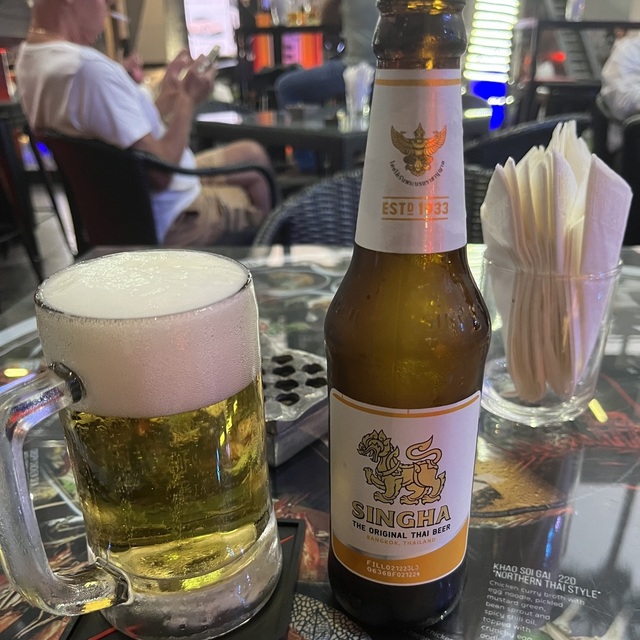 Dee Lounge - プルンチット駅 / ナナ駅 / アソーク駅周辺/アメリカ料理 | 食べログ