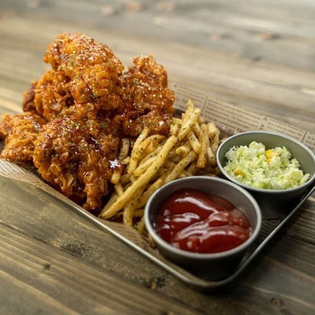 ホンデチキン （Hongdae chicken） - 美栄橋/韓国料理/ネット予約可 | 食べログ