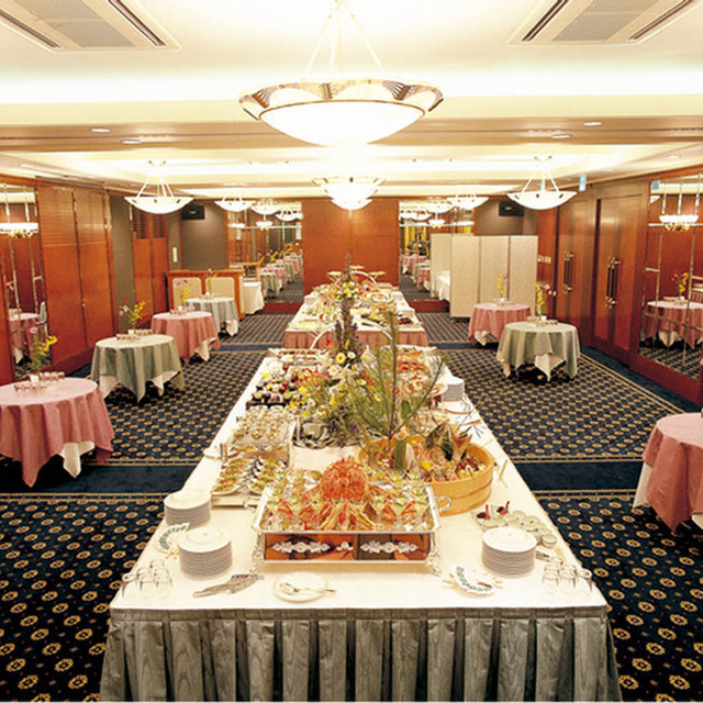 テルラホール （TERRA HALL） - 天神南/洋食・欧風料理（その他） [食べログ]