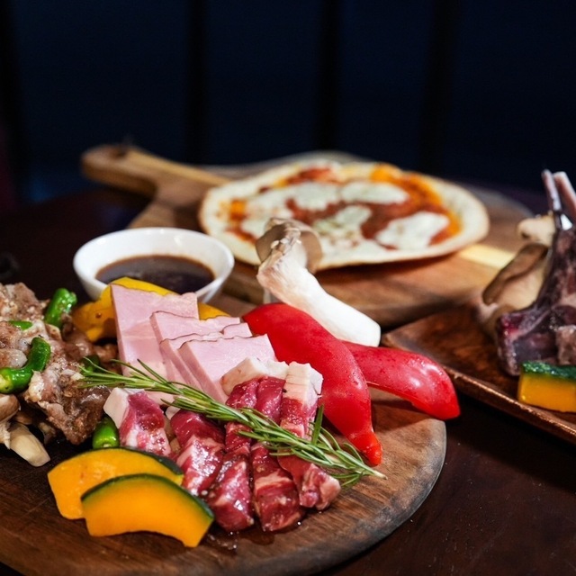 【1日1組限定】サクットBBQ☆ 3500円（税込） 2h飲み放題付きコースお気軽BBQ☆本格炭火で六本木のど真ん中でバーベキューでみんなで楽しもう☆ : SACTTO, （サクット ...