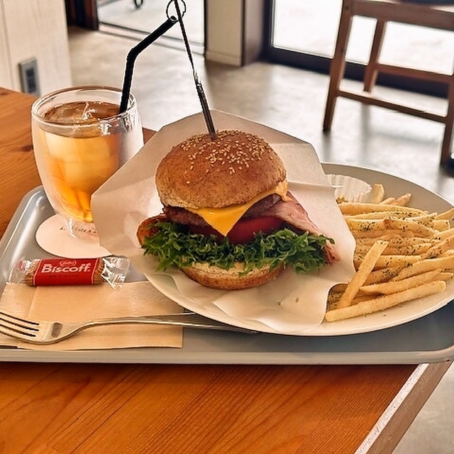 アトライ カフェ&バー （ATRY Caf'e&Bar） - 里白石/カフェ | 食べログ