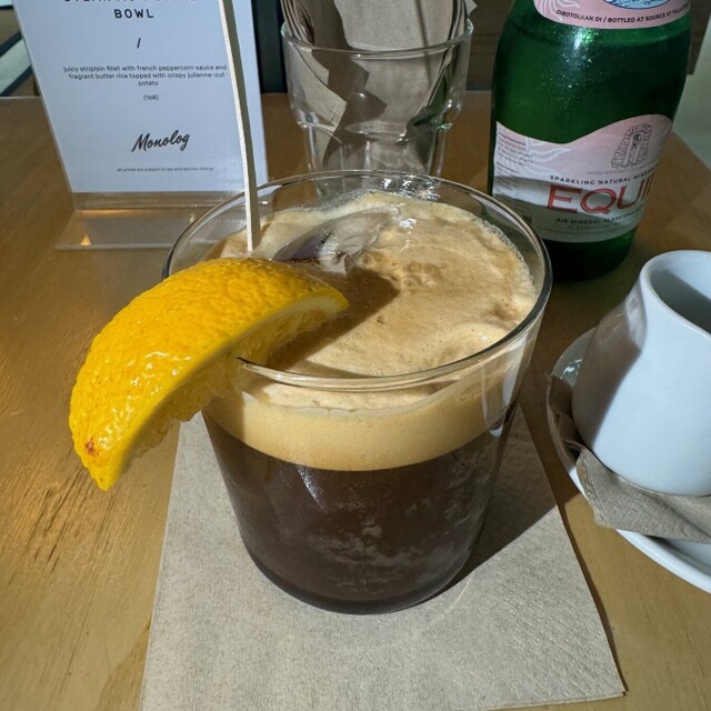 Monolog GUNAWARMAN - ジャカルタ/カフェ | 食べログ