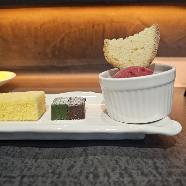 平均・分布 : 治一郎 KITTE丸の内店 （ジイチロウ） - 東京/バームクーヘン [食べログ]