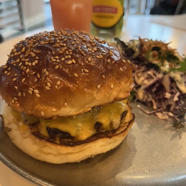 BAKE STUDIO EMBER （ベイク スタジオ エンバー） - 松山市/ハンバーガー | 食べログ