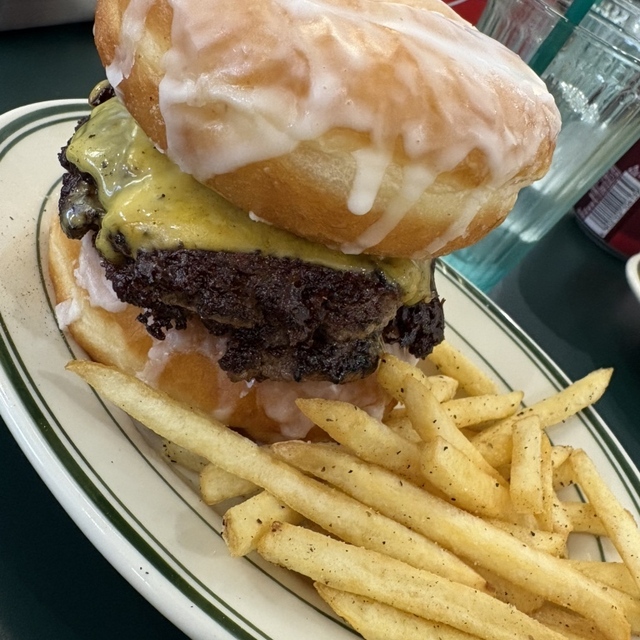 FAT MAN’S MiSERY. （ファット マンズ ミザリー）のご予約 - 大須観音/アメリカ料理 | 食べログ