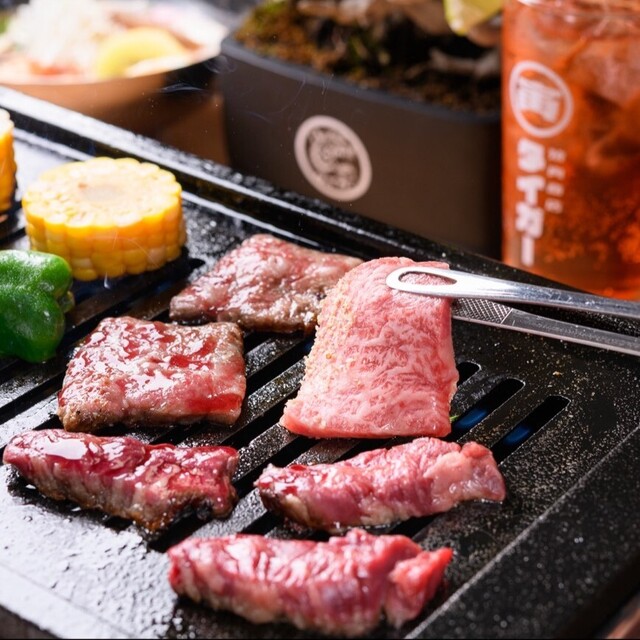 《90分飲み放題付き お一人様 9,000円コース》上塩タン・上カルビ・上ロースにホルモン＆野菜盛りまで、幅広い逸品を存分に堪能！ : 焼肉 ...