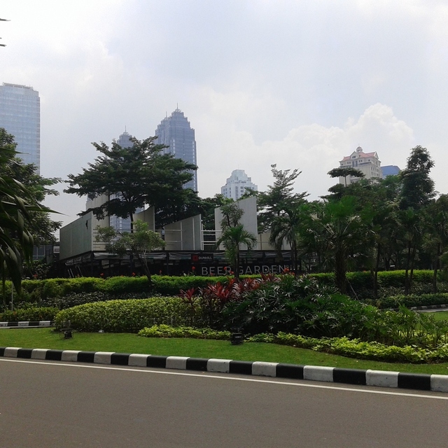 Beer Garden SCBD - ジャカルタ/ビアガーデン [食べログ]