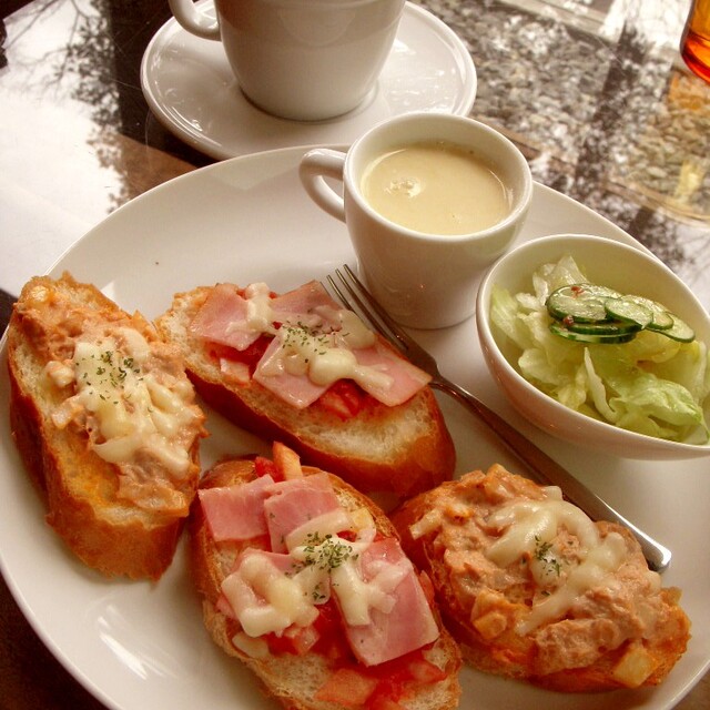 Cafe' BLEU （カフェ ブリュ） - 新広/カフェ | 食べログ