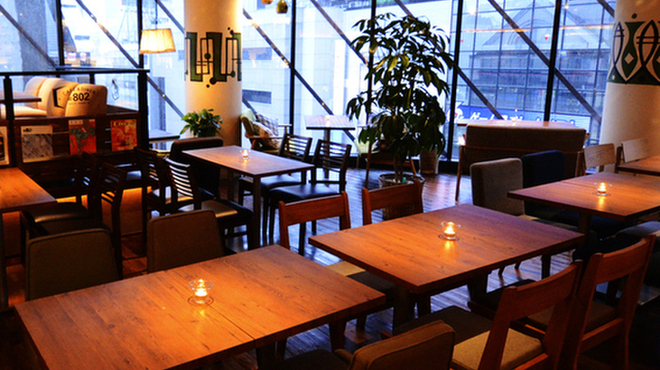 ＃802 CAFE&DINER 渋谷店 （ハチマルニ カフェアンドダイナー）のご予約 - 渋谷/ダイニングバー | 食べログ