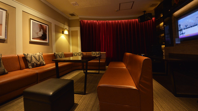 cafe&bar Bloom - 久屋大通/ダイニングバー/ネット予約可 | 食べログ