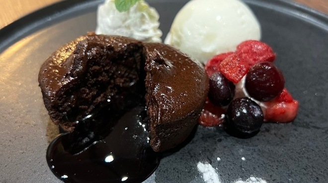 Cafe&Bar Weal'S （カフェ&バー ウィールズ）のご予約 - 東本願寺前/カフェ | 食べログ