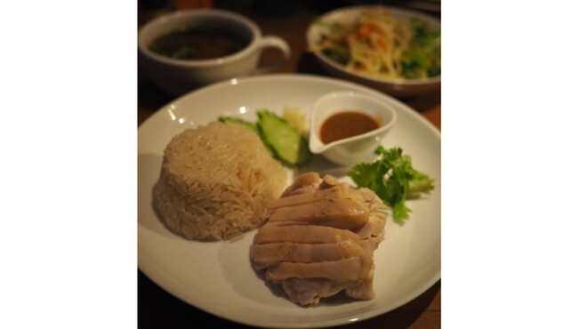 Bai toong （バイトーン） - 本山/タイ料理 [食べログ]