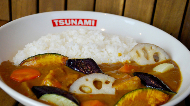 ツナミ カレーアンドグリル （TSUNAMI CURRY&GRILL） - 汐入/カレーライス [食べログ]