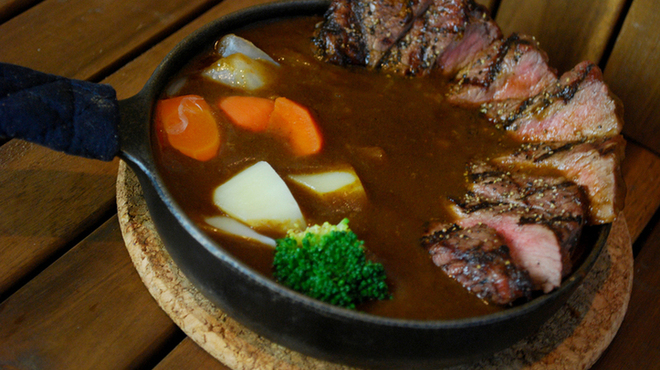 ツナミ カレーアンドグリル （TSUNAMI CURRY&GRILL） - 汐入/カレーライス [食べログ]