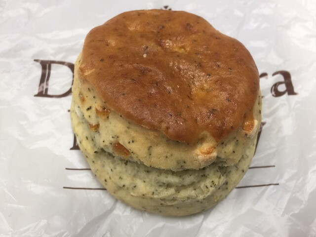 『新宿駅新南口NEWoMan スコーンの専門店』by himico1st : デメララ・ベーカリー （Demerara Bakery ...