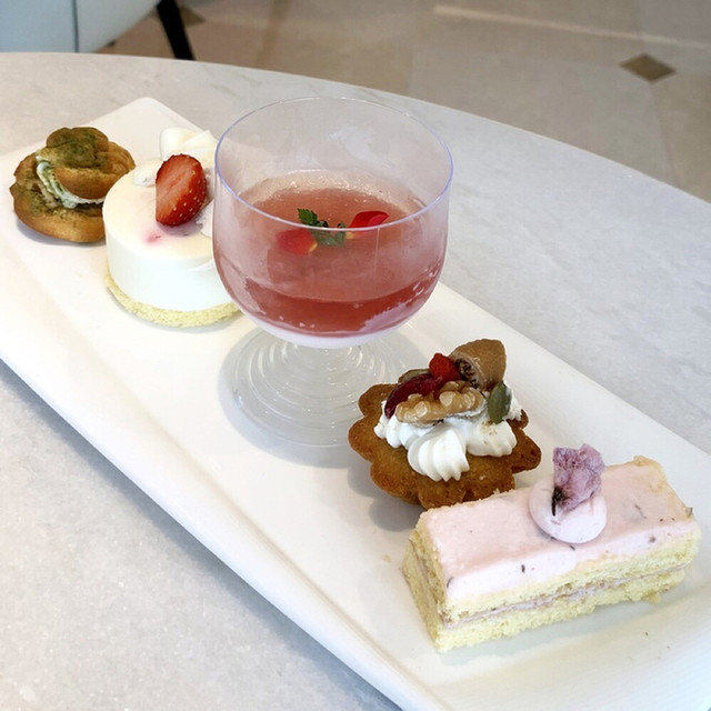 【移転】カフェ ド ローズ （Cafe de Rose） - 乃木坂/カフェ | 食べログ