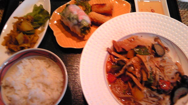 サラヌ゛ィ （SaLazit） - 伊川谷/東南アジア料理（その他） [食べログ]