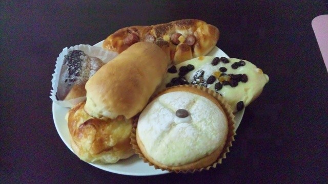 『国道12号線沿いのかわいらしいお店』by じゅのじゅの☆ : 【移転】ベーカリー マルリ （bakery Maruri） - 江別/パン [食べログ]