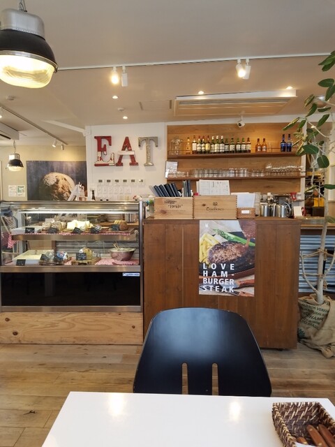 内観写真 : The LOAF Cafe （ザ・ローフカフェ） - 石橋阪大前/カフェ | 食べログ