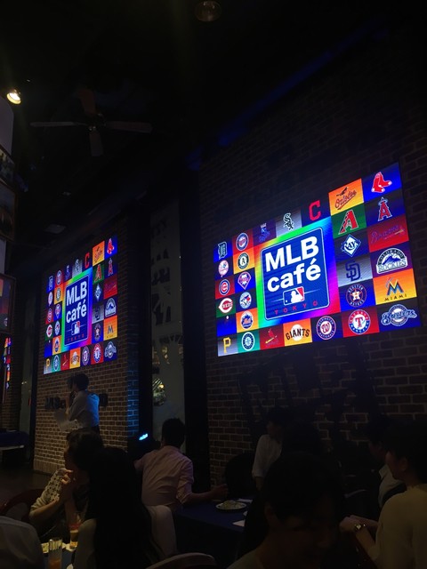 内観写真 : MLB cafe TOKYO 東京ドームシティ店 （エムエルビーカフェトウキョウ） - 水道橋/アメリカ料理 | 食べログ