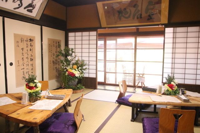 座席 : Cafe Restaurant KANAU （カフェ レストラン カナウ） - 五条/カフェ | 食べログ