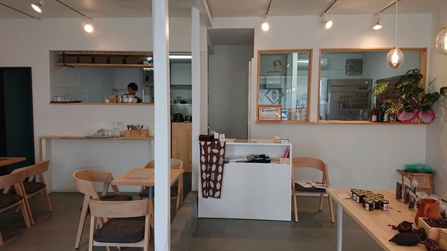 内観写真 : ココマス チョコレート＆カフェ （ここます cocomas chocolate&cafe） - 草加/チョコレート | 食べログ