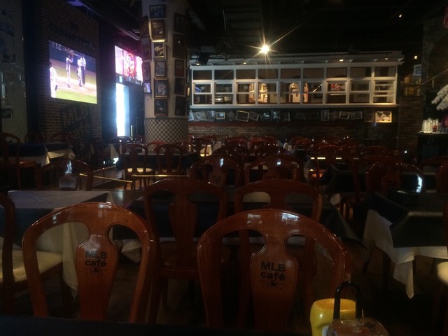 内観写真 : MLB cafe TOKYO 東京ドームシティ店 （エムエルビーカフェトウキョウ） - 水道橋/アメリカ料理 | 食べログ