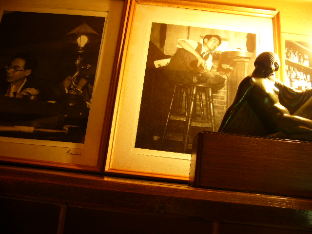 『林忠彦と言えば太宰治の写真 BARルパン』by いのたか : ルパン （Lupin） - 銀座/バー [食べログ]