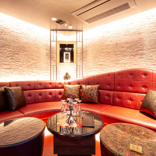 座席 : MODIS 新宿 （モディス） - 新宿三丁目/その他 | 食べログ