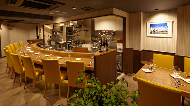 座席 : dining EMANON （エマノン） - 関内/フレンチ | 食べログ