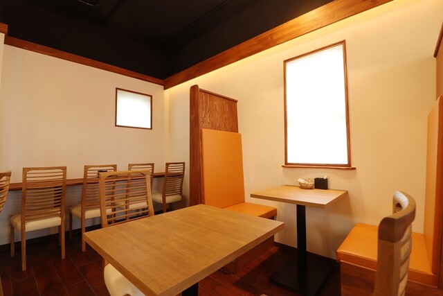 座席 : 食パン専門店 DEAI THE BAKERY&CAFE - 金剛/カフェ | 食べログ