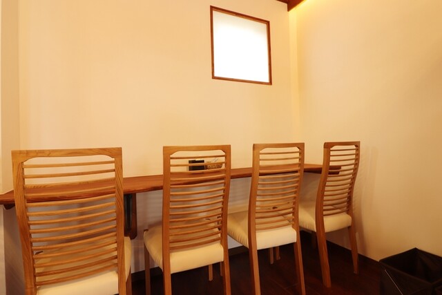 座席 : 食パン専門店 DEAI THE BAKERY&CAFE - 金剛/カフェ | 食べログ