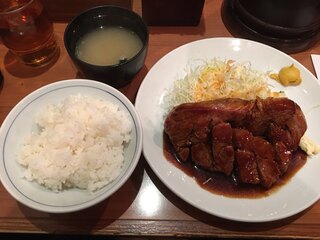 大阪グルメで食い倒れ！梅田エリアでおすすめ13選をご紹介 [食べログまとめ]