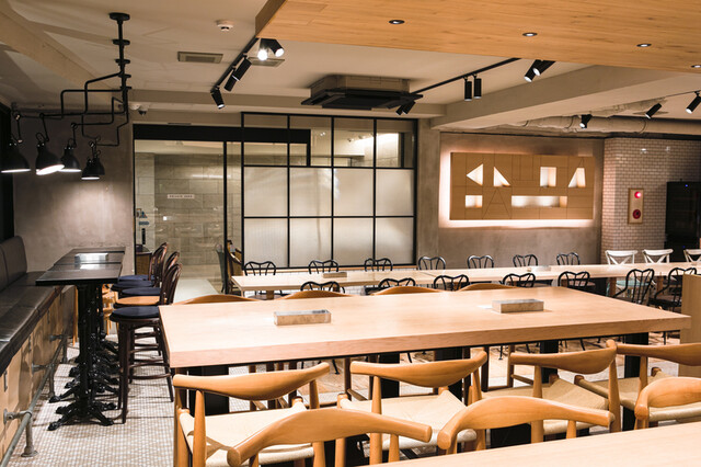 座席 : Cafe Apartment 183 （Cafe Apartment 183） - 祖師ケ谷大蔵/カフェ | 食べログ