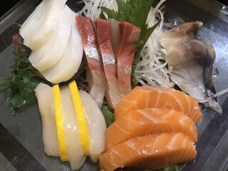 新宿の静かな居酒屋19選！落ち着いた雰囲気でゆっくりお酒が飲めるお店 [食べログまとめ]